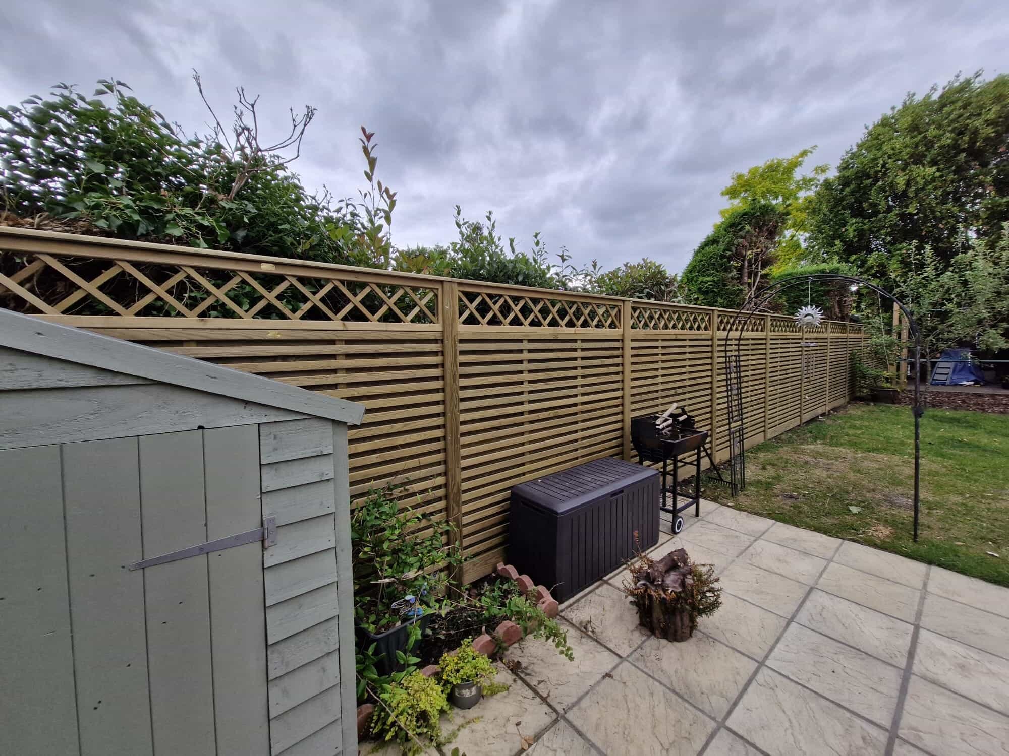 Venetian Hit & Miss Fence installation | Oilcanfinish Outdoor Living